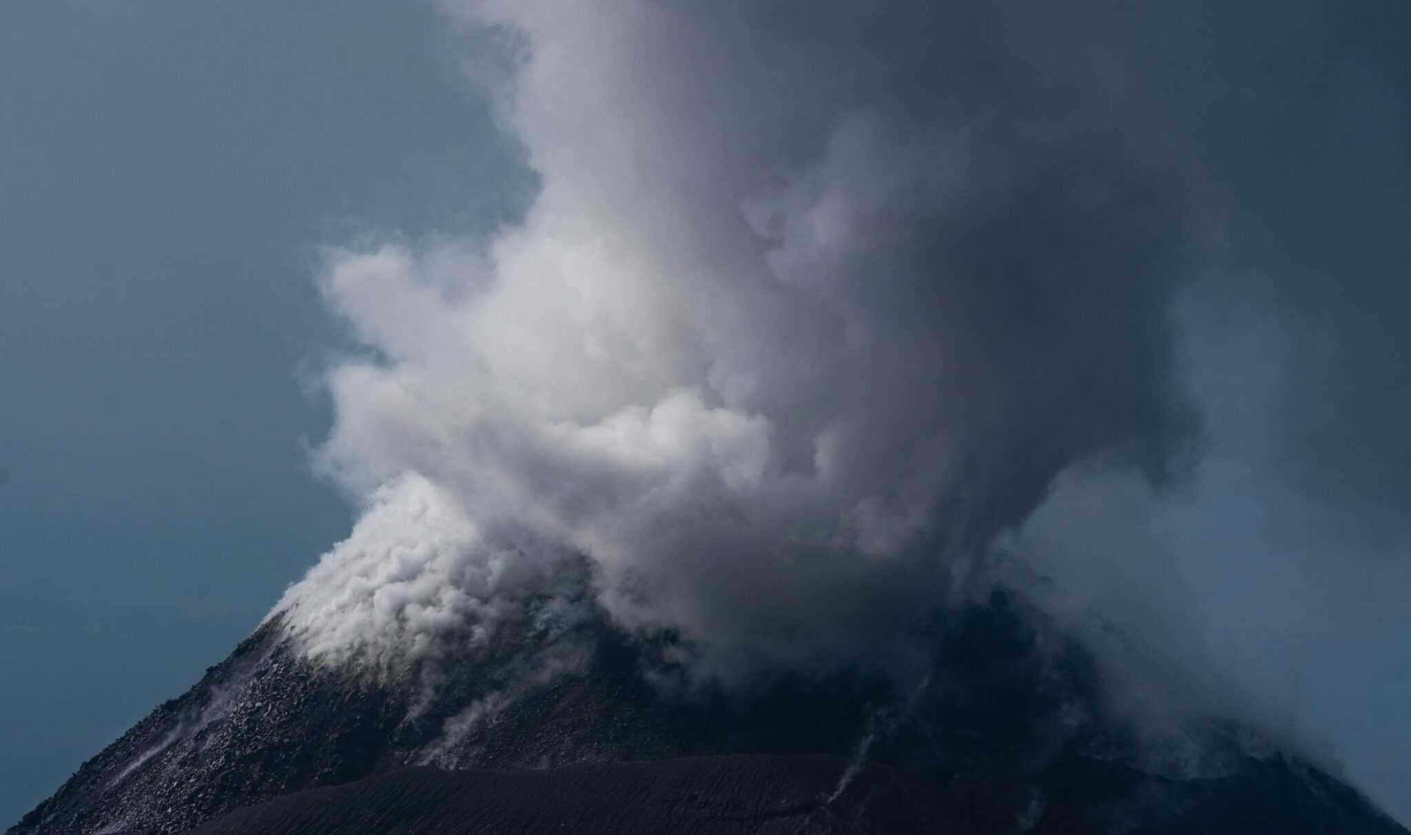 Volcán Santiaguito: Unique Features and What to Expect